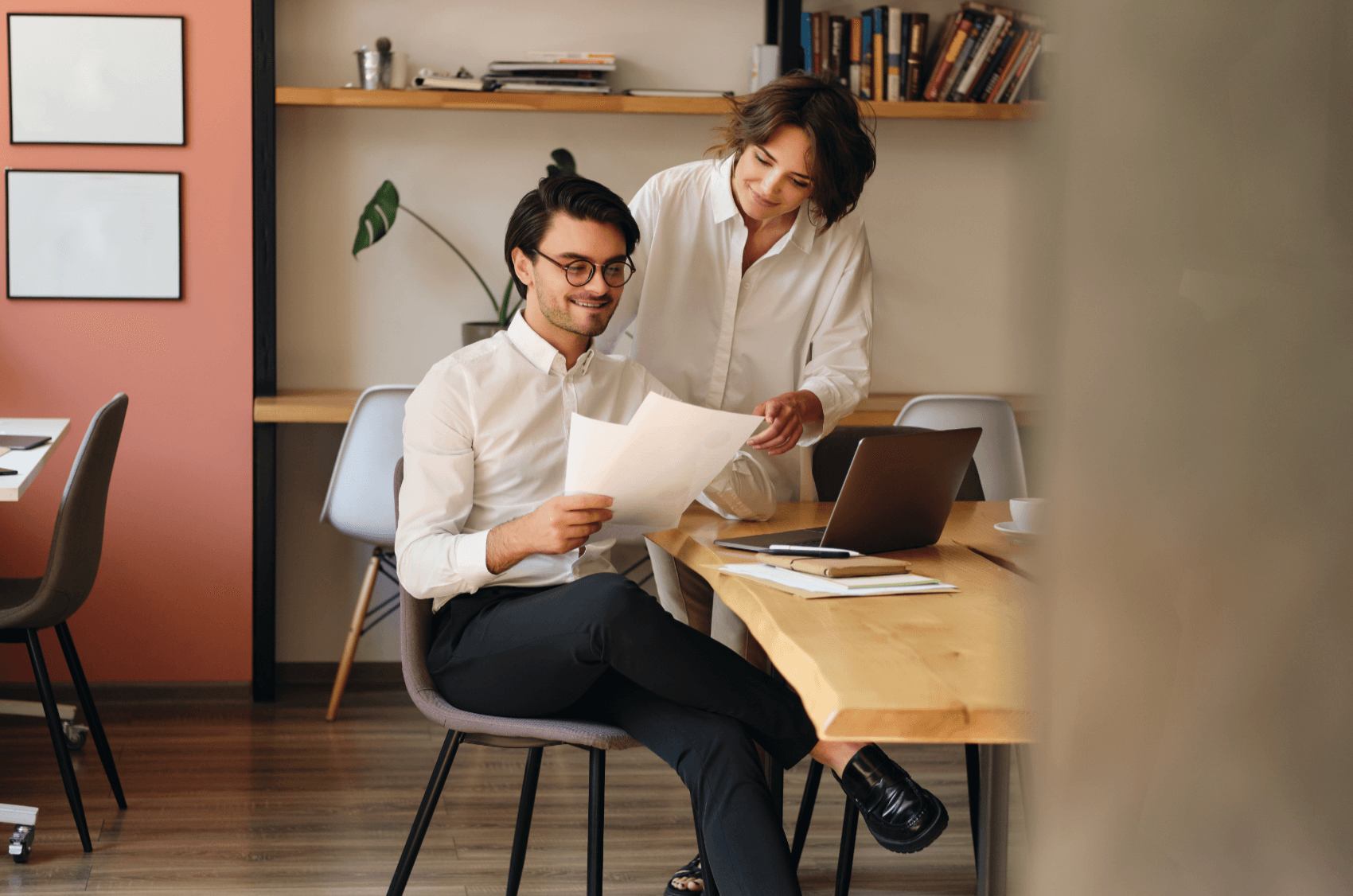 9 ways to motivate sales teams - SURFE